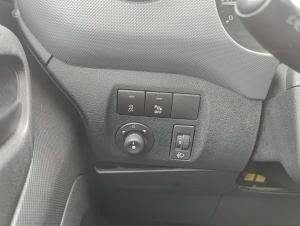 White Peugeot Partner 2018 in Vilnius, with an engine capacity of 1.56 L and mileage of 179 thousand km for 2800 €, photo 7 on AUTOMOTO.COM.LV