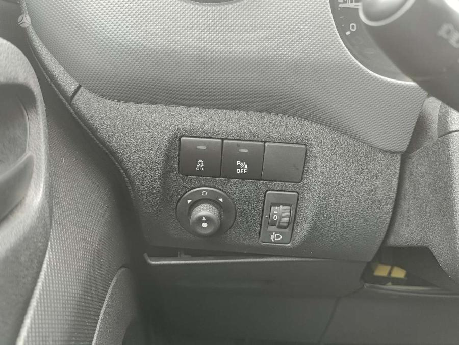 White Peugeot Partner 2018 in Vilnius, with an engine capacity of 1.56 L and mileage of 179 thousand km for 2800 €, photo 7 on AUTOMOTO.COM.LV