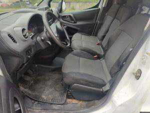 White Peugeot Partner 2018 in Vilnius, with an engine capacity of 1.56 L and mileage of 179 thousand km for 2800 €, photo 11 on AUTOMOTO.COM.LV
