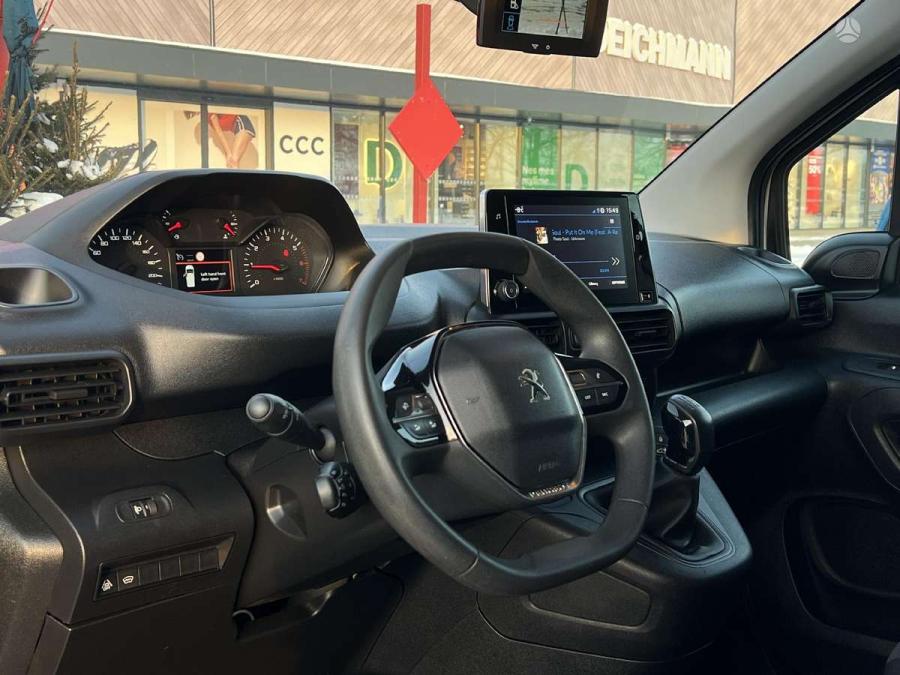Balts Peugeot Partner 2019 Panevēža, ar dzinēja tilpumu 1.50 L un nobraukumu 136 tūkst. km par 8000 €, foto 12 vietnē AUTOMOTO.COM.LV