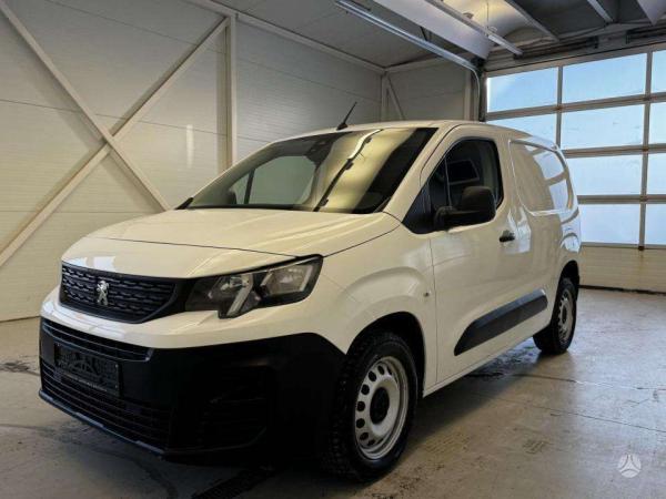 White Peugeot Partner 2019 in Radviliskis, with an engine capacity of 1.50 L and mileage of 146 thousand km for 8409 €, photo 1 on AUTOMOTO.COM.LV