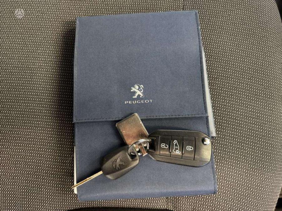 White Peugeot Partner 2019 in Radviliskis, with an engine capacity of 1.50 L and mileage of 146 thousand km for 8409 €, photo 23 on AUTOMOTO.COM.LV