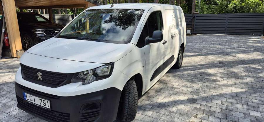 White Peugeot Partner 2019 in Vilnius, with an engine capacity of 1.56 L and mileage of 124 thousand km for 7500 €, photo 1 on AUTOMOTO.COM.LV