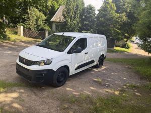 White Peugeot Partner 2019 in Taurage, with an engine capacity of 1.50 L and mileage of 310 thousand km for 4800 €, photo 3 on AUTOMOTO.COM.LV