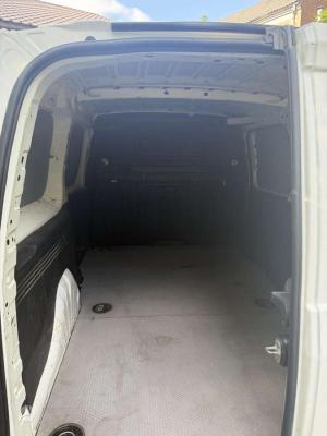 White Peugeot Partner 2019 in Taurage, with an engine capacity of 1.50 L and mileage of 310 thousand km for 4800 €, photo 7 on AUTOMOTO.COM.LV