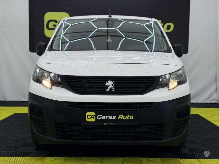 Белый Пежо Partner 2019 в Вильнюс, объемом двигателя 1.56 л и пробегом 248 тыс. км за 6590 €, фото 3 на AUTOMOTO.COM.LV
