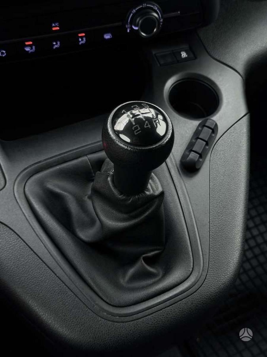 Balts Peugeot Partner 2019 Viļņa, ar dzinēja tilpumu 1.56 L un nobraukumu 248 tūkst. km par 6150 €, foto 22 vietnē AUTOMOTO.COM.LV