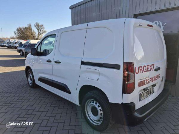 White Peugeot Partner 2020 in Taurage, with an engine capacity of 1.50 L and mileage of 156 thousand km for 7865 €, photo 7 on AUTOMOTO.COM.LV
