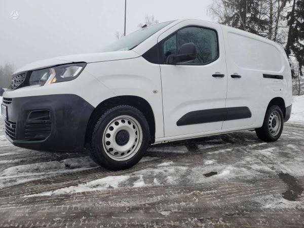 White Peugeot Partner 2021 in Vilnius, with an engine capacity of 1.50 L and mileage of 172 thousand km for 11450 €, photo 2 on AUTOMOTO.COM.LV