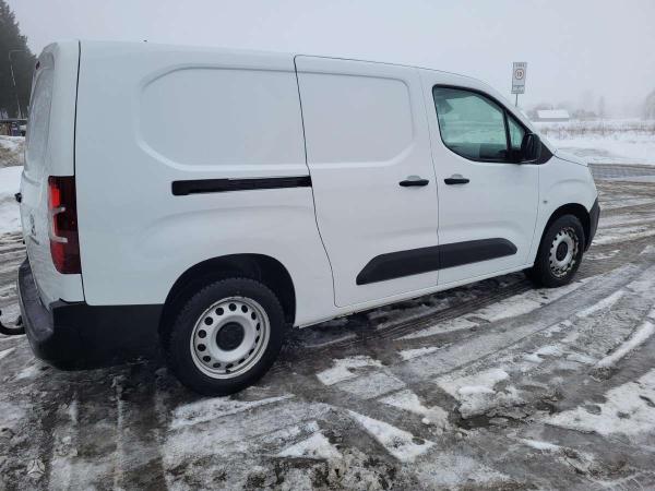 White Peugeot Partner 2021 in Vilnius, with an engine capacity of 1.50 L and mileage of 172 thousand km for 11450 €, photo 5 on AUTOMOTO.COM.LV