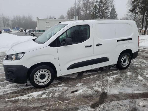 White Peugeot Partner 2021 in Vilnius, with an engine capacity of 1.50 L and mileage of 172 thousand km for 11450 €, photo 8 on AUTOMOTO.COM.LV