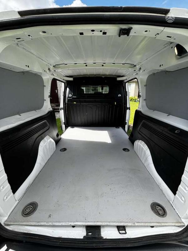 White Peugeot Partner 2021 in Vilnius, with an engine capacity of 1.50 L and mileage of 182 thousand km for 8500 €, photo 6 on AUTOMOTO.COM.LV