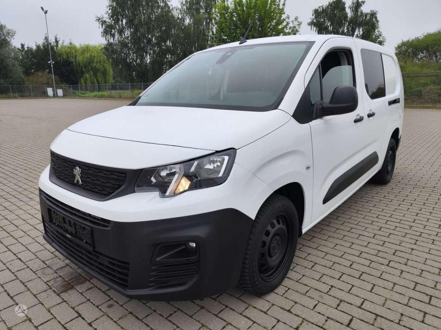 White Peugeot Partner 2021 in Marijampole, with an engine capacity of 1.50 L and mileage of 136 thousand km for 10600 €, photo 1 on AUTOMOTO.COM.LV