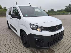 White Peugeot Partner 2021 in Marijampole, with an engine capacity of 1.50 L and mileage of 136 thousand km for 10600 €, photo 3 on AUTOMOTO.COM.LV