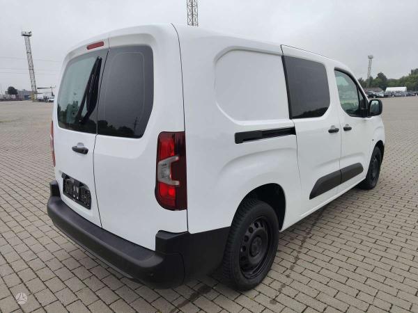 White Peugeot Partner 2021 in Marijampole, with an engine capacity of 1.50 L and mileage of 136 thousand km for 10600 €, photo 3 on AUTOMOTO.COM.LV