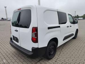 White Peugeot Partner 2021 in Marijampole, with an engine capacity of 1.50 L and mileage of 136 thousand km for 10600 €, photo 4 on AUTOMOTO.COM.LV