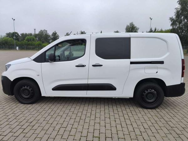 White Peugeot Partner 2021 in Marijampole, with an engine capacity of 1.50 L and mileage of 136 thousand km for 10600 €, photo 5 on AUTOMOTO.COM.LV
