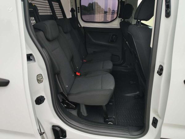 White Peugeot Partner 2021 in Marijampole, with an engine capacity of 1.50 L and mileage of 136 thousand km for 10600 €, photo 9 on AUTOMOTO.COM.LV