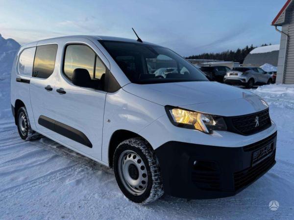 White Peugeot Partner 2022 in Radviliskis, with an engine capacity of 1.50 L and mileage of 143 thousand km for 13249 €, photo 1 on AUTOMOTO.COM.LV