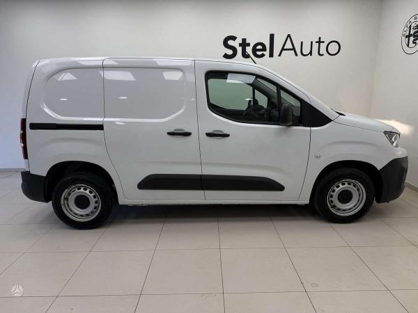 Balts Peugeot Partner 2023 Viļņa, ar dzinēja tilpumu 1.50 L un nobraukumu 83 tūkst. km par 12990 €, foto 6 vietnē AUTOMOTO.COM.LV