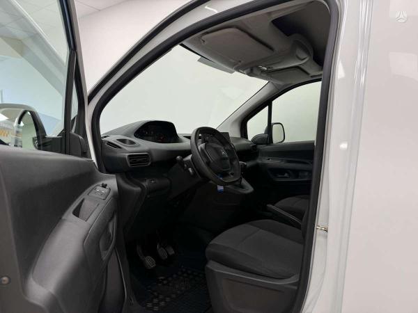 Balts Peugeot Partner 2023 Viļņa, ar dzinēja tilpumu 1.50 L un nobraukumu 83 tūkst. km par 12990 €, foto 10 vietnē AUTOMOTO.COM.LV