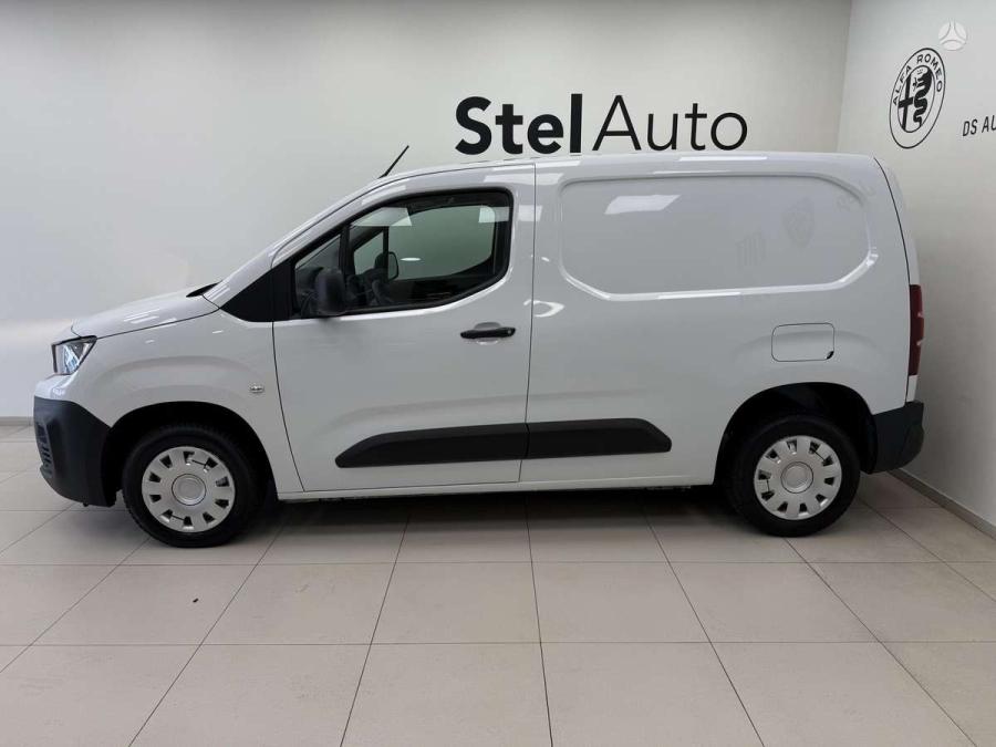 White Peugeot Partner 2023 in Vilnius, with an engine capacity of 1.50 L and mileage of 223 thousand km for 10990 €, photo 3 on AUTOMOTO.COM.LV