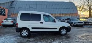 White Peugeot Partner 2007 in Valmiera, with an engine capacity of 1.40 L and mileage of 251 thousand km for 1350 €, photo 3 on AUTOMOTO.COM.LV