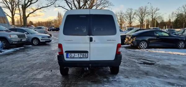 Balts Peugeot Partner 2007 Valmiera, ar dzinēja tilpumu 1.40 L un nobraukumu 251 tūkst. km par 1350 €, foto 4 vietnē AUTOMOTO.COM.LV