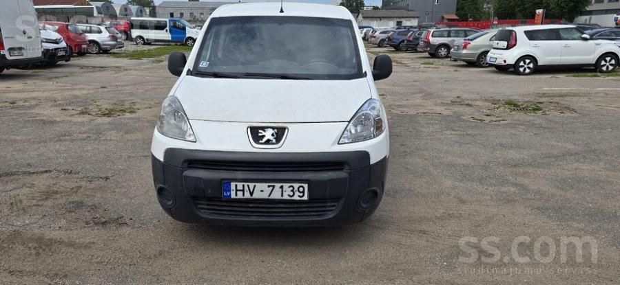 Balts Peugeot Partner 2012 Rīga, ar dzinēja tilpumu 1.60 L un nobraukumu 286 tūkst. km par 1650 €, foto 1 vietnē AUTOMOTO.COM.LV