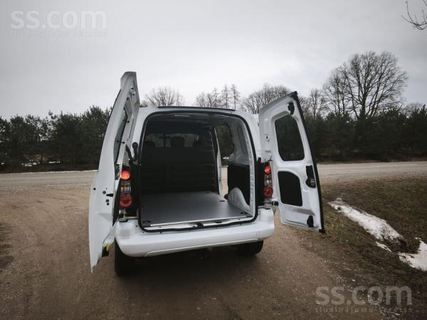 White Peugeot Partner 2013 in Jurmala, with an engine capacity of 1.60 L and mileage of 117 thousand km for 6650 €, photo 9 on AUTOMOTO.COM.LV
