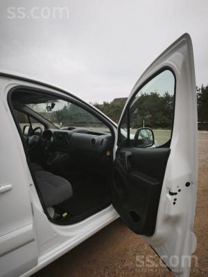 Balts Peugeot Partner 2013 Jūrmala, ar dzinēja tilpumu 1.60 L un nobraukumu 117 tūkst. km par 5950 €, foto 7 vietnē AUTOMOTO.COM.LV