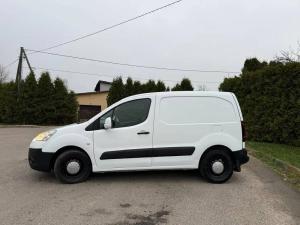 Balts Peugeot Partner 2013 Rīga, ar dzinēja tilpumu 1.60 L un nobraukumu 353 tūkst. km par 3100 €, foto 4 vietnē AUTOMOTO.COM.LV