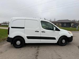 Balts Peugeot Partner 2013 Rīga, ar dzinēja tilpumu 1.60 L un nobraukumu 353 tūkst. km par 3100 €, foto 5 vietnē AUTOMOTO.COM.LV