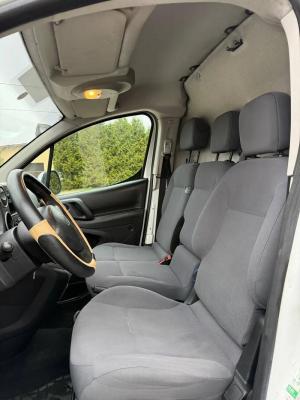 Balts Peugeot Partner 2013 Rīga, ar dzinēja tilpumu 1.60 L un nobraukumu 353 tūkst. km par 3100 €, foto 9 vietnē AUTOMOTO.COM.LV
