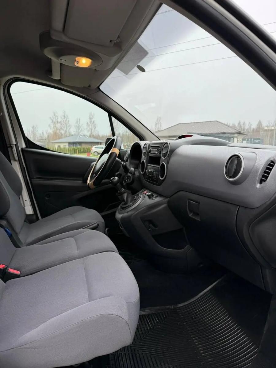 Balts Peugeot Partner 2013 Rīga, ar dzinēja tilpumu 1.60 L un nobraukumu 353 tūkst. km par 3100 €, foto 10 vietnē AUTOMOTO.COM.LV