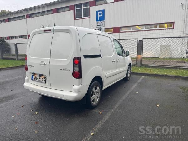 White Peugeot Partner 2014 in Riga, with an engine capacity of 1.60 L and mileage of 140 thousand km for 5000 €, photo 3 on AUTOMOTO.COM.LV