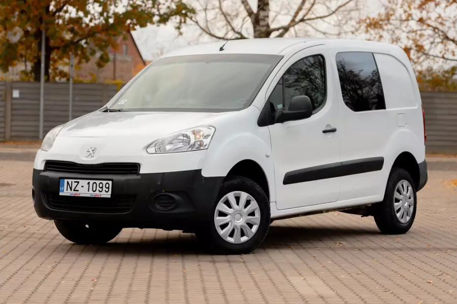 Balts Peugeot Partner 2015 Jelgava, ar dzinēja tilpumu 1.60 L un nobraukumu 264 tūkst. km par 6200 €, foto 1 vietnē AUTOMOTO.COM.LV