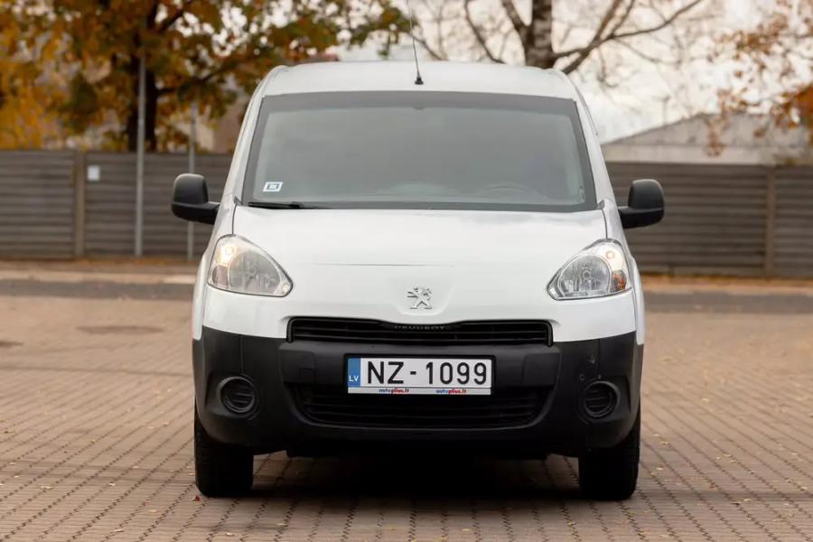 Balts Peugeot Partner 2015 Jelgava, ar dzinēja tilpumu 1.60 L un nobraukumu 264 tūkst. km par 6200 €, foto 4 vietnē AUTOMOTO.COM.LV