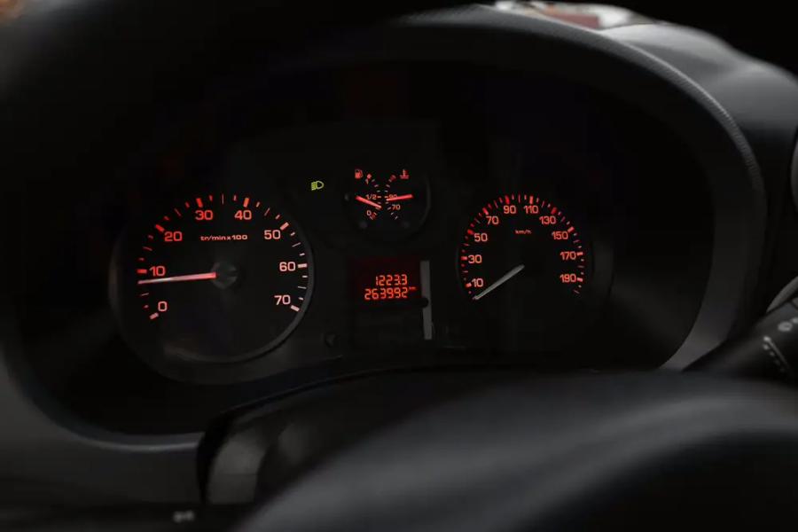 Balts Peugeot Partner 2015 Jelgava, ar dzinēja tilpumu 1.60 L un nobraukumu 264 tūkst. km par 6200 €, foto 11 vietnē AUTOMOTO.COM.LV