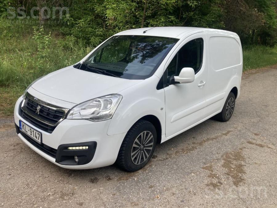 Balts Peugeot Partner 2016 Rēzekne, ar dzinēja tilpumu 1.60 L un nobraukumu 138 tūkst. km par 4700 €, foto 1 vietnē AUTOMOTO.COM.LV
