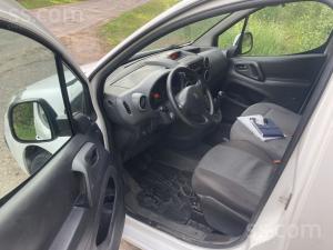 Balts Peugeot Partner 2016 Rēzekne, ar dzinēja tilpumu 1.60 L un nobraukumu 138 tūkst. km par 4700 €, foto 12 vietnē AUTOMOTO.COM.LV