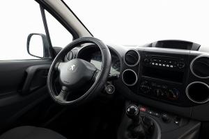 Balts Peugeot Partner 2016 Tallina, ar dzinēja tilpumu 1.60 L un nobraukumu 259 tūkst. km par 2599 €, foto 6 vietnē AUTOMOTO.COM.LV