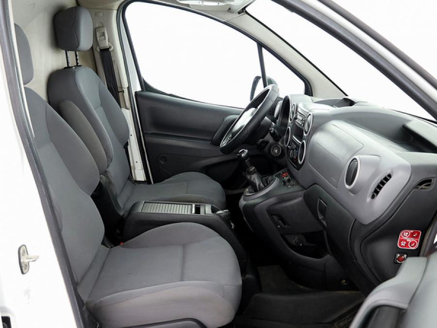 Balts Peugeot Partner 2016 Tallina, ar dzinēja tilpumu 1.60 L un nobraukumu 259 tūkst. km par 2599 €, foto 7 vietnē AUTOMOTO.COM.LV
