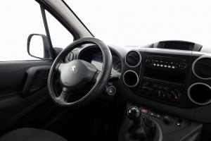 Balts Peugeot Partner 2016 Tallina, ar dzinēja tilpumu 1.60 L un nobraukumu 259 tūkst. km par 2599 €, foto 14 vietnē AUTOMOTO.COM.LV