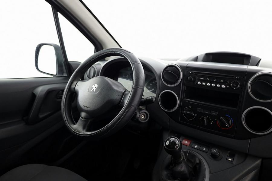 Balts Peugeot Partner 2016 Tallina, ar dzinēja tilpumu 1.60 L un nobraukumu 259 tūkst. km par 2599 €, foto 14 vietnē AUTOMOTO.COM.LV
