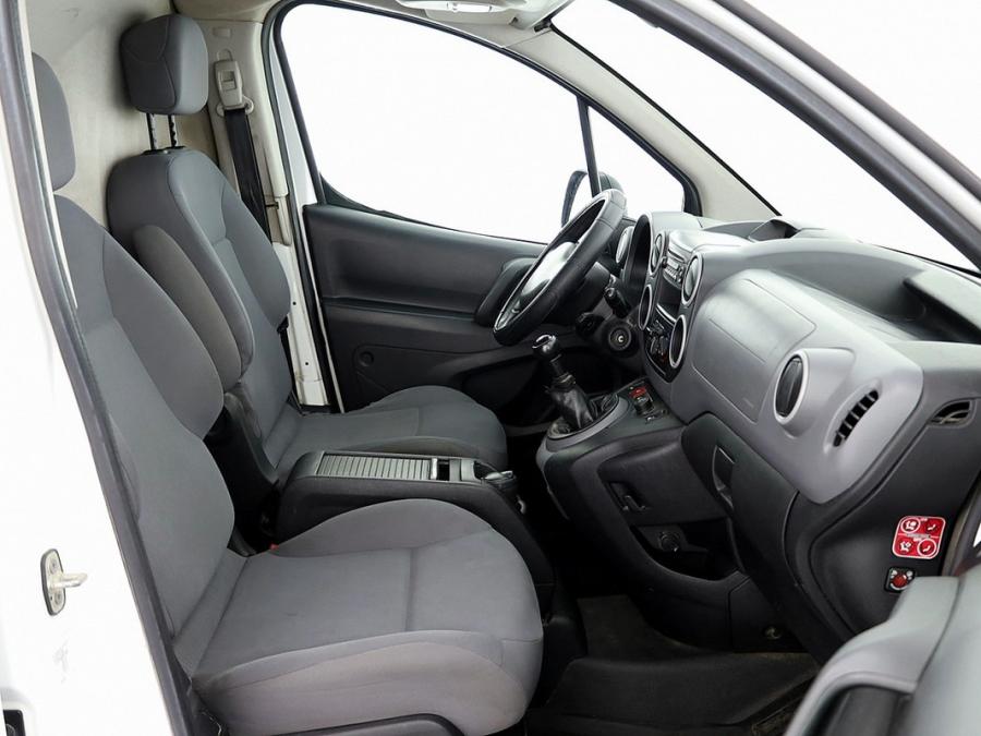 Balts Peugeot Partner 2016 Tallina, ar dzinēja tilpumu 1.60 L un nobraukumu 259 tūkst. km par 2599 €, foto 15 vietnē AUTOMOTO.COM.LV