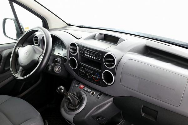 Balts Peugeot Partner 2016 Tallina, ar dzinēja tilpumu 1.60 L un nobraukumu 132 tūkst. km par 3599 €, foto 6 vietnē AUTOMOTO.COM.LV
