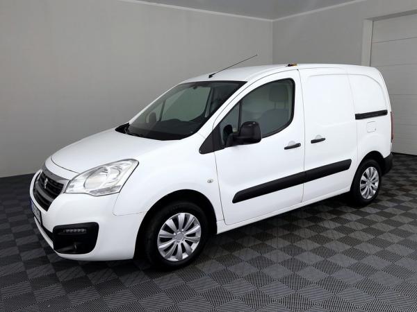 Balts Peugeot Partner 2016 Tallina, ar dzinēja tilpumu 1.60 L un nobraukumu 132 tūkst. km par 3599 €, foto 11 vietnē AUTOMOTO.COM.LV