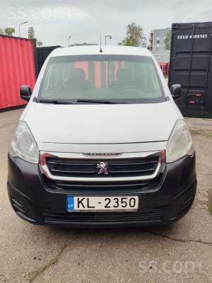 White Peugeot Partner 2016 in Riga, with an engine capacity of 1.60 L and mileage of 313 thousand km for 3200 €, photo  on AUTOMOTO.COM.LV