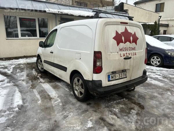 White Peugeot Partner 2017 in Riga, with an engine capacity of 1.60 L and mileage of 218 thousand km for 5000 €, photo 6 on AUTOMOTO.COM.LV
